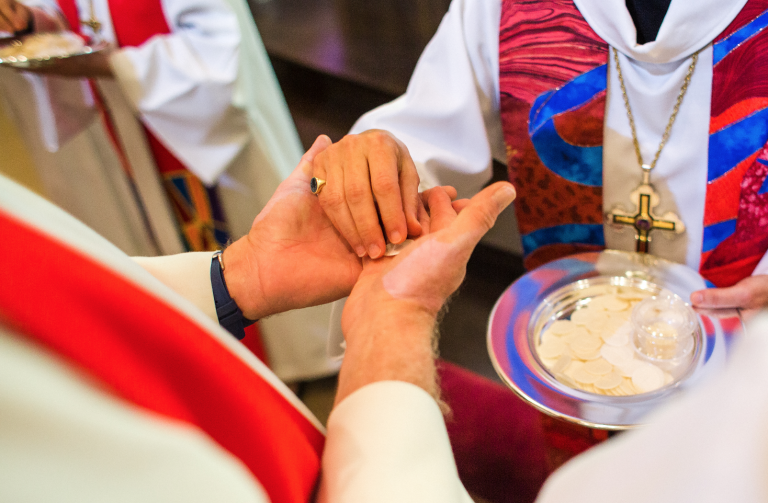 Extending the Table, Expanding Participation | Holy Communion Resource ...